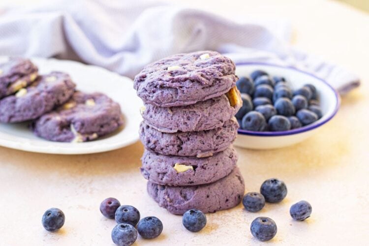 25 Vegan Cookies Recipes You Won't Feel Guilty About Eating - Happy ...